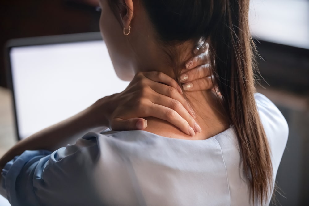 Expert Guidance on Stiff Neck Relief and Prevention - D'Vida Clinic